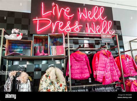 Fort Ft Lauderdale Floridasunrisesawgrass Mills Mallsaks Fifth
