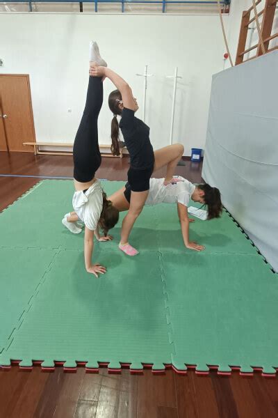 Ginástica Acrobática Externato As Descobertas