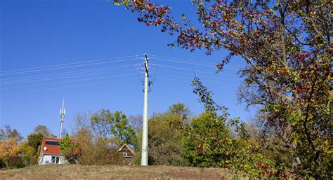Material Tiang Utilitas Menyeimbangkan Keberlanjutan Dan Keawetan