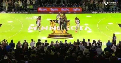 Fans Roast “hideous” Nba In Season Tournament Court Used In