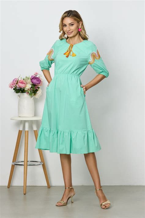 Rochie Treva Vernil 259 Lei Rochie Midi Din Bumbac Cu Broderie Zonia