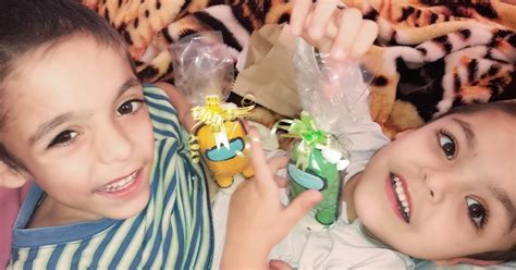 Los Siameses Que Estuvieron Al Borde De La Muerte Terminaron Primer Grado Y Vivirán Unidos Toda