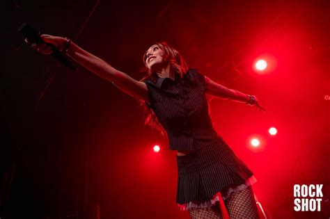 LØlØ Brings Catharsis Chaos And Confetti To Camdens Electric Ballroom