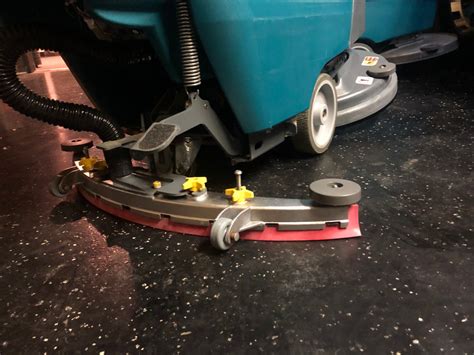 Tennant T300 Walk Behind Floor Scrubber