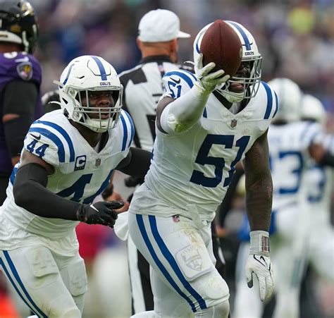 Raiders Sign Kwity Paye Why Didnt Colts Re Sign Free Agent Yahoo