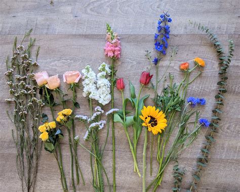 How To Arrange A Small Bouquet Of Flowers At Jeanne Phillips Blog