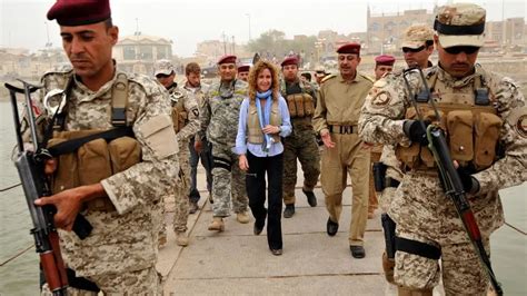 Tra Guerra Pace E Una Fatwa La Vita Di Anna Prouse è Un Romanzo