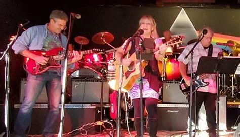 Roxy Denny Dwyer And Bob Return To Carsons Woodside Tavern As The Elusive Elephant With