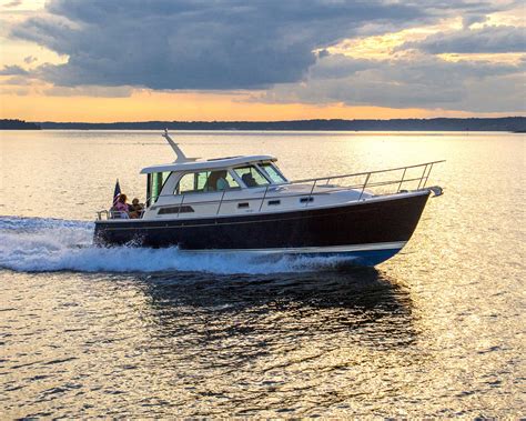 Sabre 38 Salon Express Motor Yacht Boston Yacht