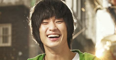 김수현 신드롬 영화 속 상반신 노출신에 여성 관객 탄성