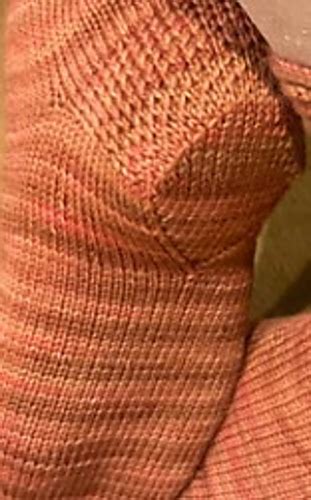 Ravelry Corail De Feu Pattern By Karine Lf Designer