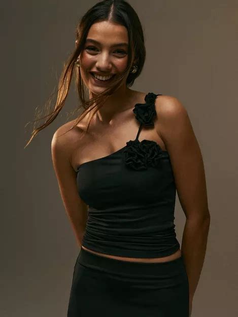 Köp Nelly Rose Strap Top Svart