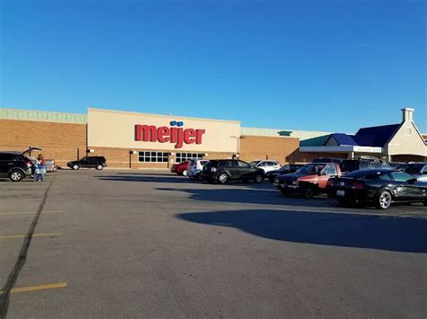Exploring Meijer A Large Supermarket With Groceries Home Goods And