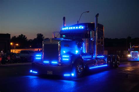 Custom Underglow Light Setups On Semi Trucks 4 State Trucks