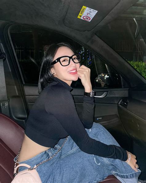 Aduhai Seksi Intip Potret Wika Salim Pakai Crop Top Ketat Yang Jadi