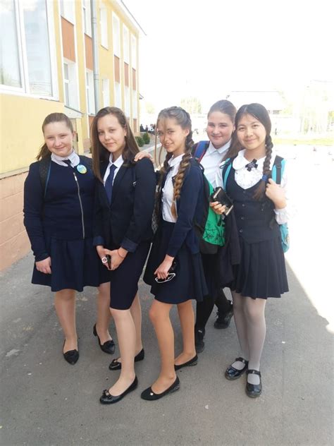 Best 13 Pretty Girls All Wearing Ballet Flats Artofit