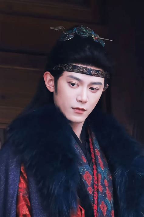 李沁或主演《长宁帝军》饰沈冷，古装杀伐将军气场强李沁古装造型小说影视化大梁古装权谋题材长宁帝军改编手机新浪网