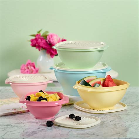 Vintage Servalier® 32 Piece Set Tupperware Brand