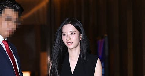 Mhn포토 김지연 우아한 입장