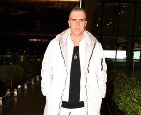 Berdan Mardini Aşkı Buldu Şarkılarını Gözlerinin Içine Bakarak Söyledi