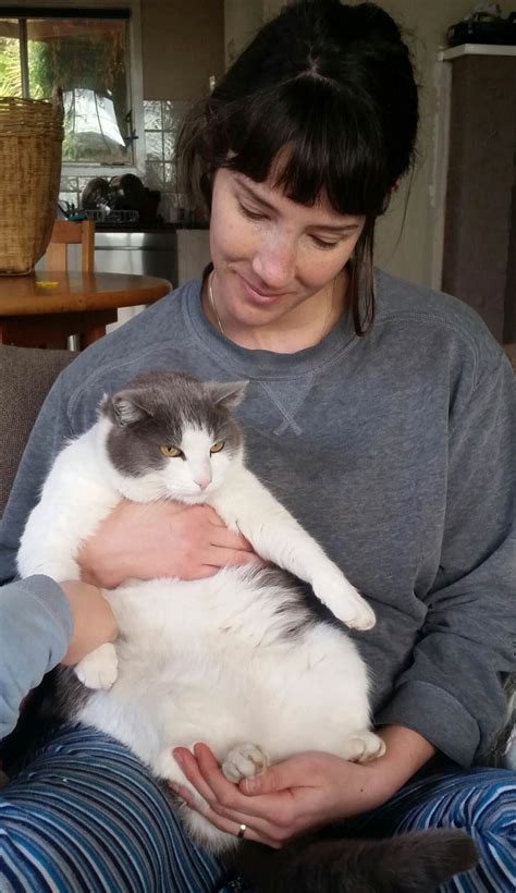 I Want To Pat That Belly Scrolller
