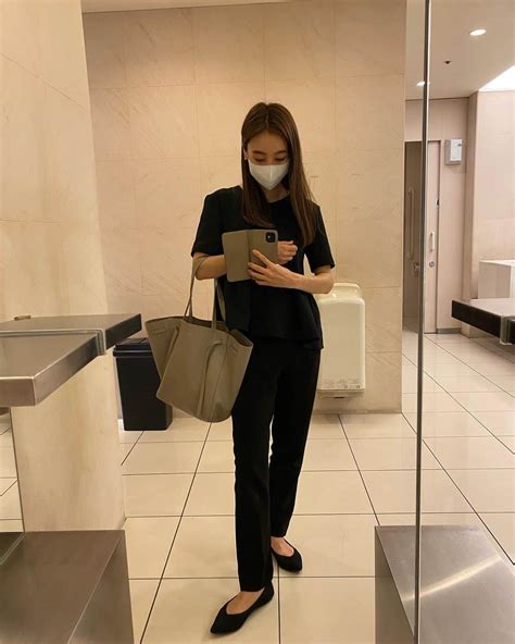 木口亜矢さんのインスタグラム写真 木口亜矢instagram 「本日 打ち合わせな日。 プチプラだぜ いつかのコーデ 大人カジュアル