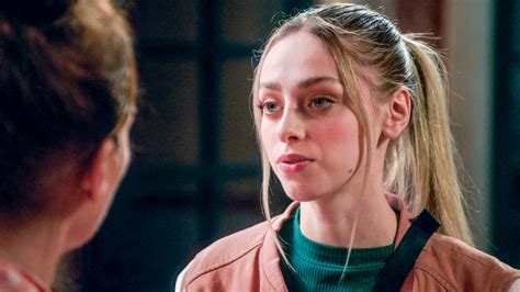 Milo Liam Stelt Milo Teleur Soapkijker