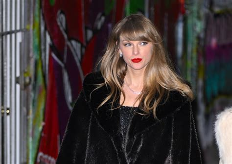 What Red Lipstick Does Taylor Swift Wear Popsugar Beauty