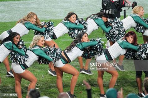 Philadelphia Eagles Cheerleaders Photos And Premium High Res Pictures