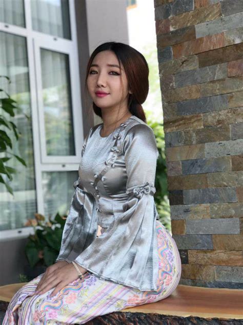 သဇင္ သဇင္ Added A New Photo