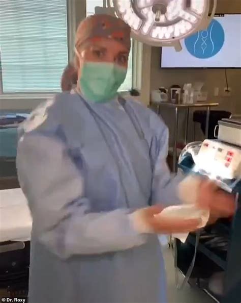 Dr Katharine Roxanne Grawe Aka Dr Roxy Disfigured 14 Women Lawsuit Says Daily Mail Online