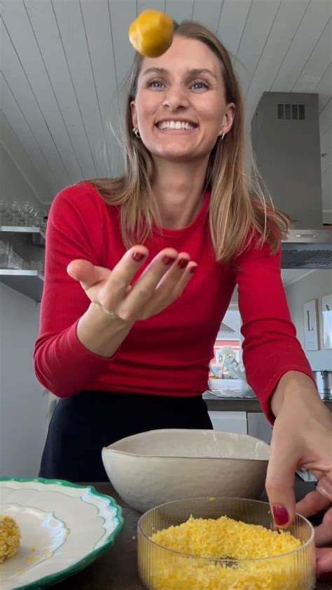 Krustader Med ädelost Och Pepparkakor