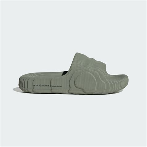 Для женщин :: Обувь :: Adilette 22 Зеленые шлепанцы
