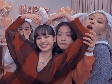 Ghim Của Hthu Trên Blackpink Couple Otp Ảnh Nhóm Nữ Thần Black Pink