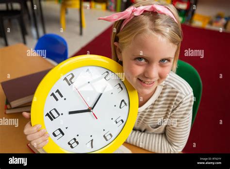 Babe Classroom Clock Hi Res Stock Photography And Images Alamy