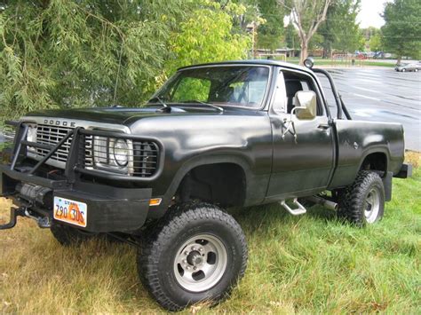 Dodge W150 - Information and photos - MOMENTcar