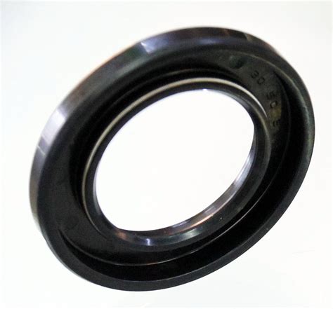 Сальник гребного вала 30x50x6 SUZUKI DF90 / DF115 / DF140 09282-30007 ...