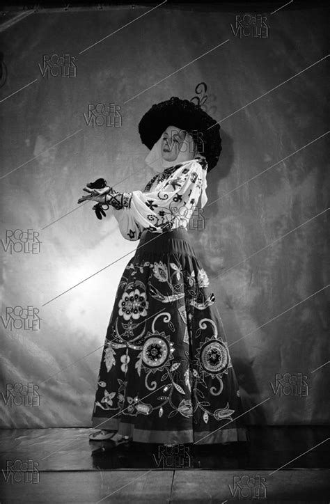 De Pombo Dancer Paris June 1939