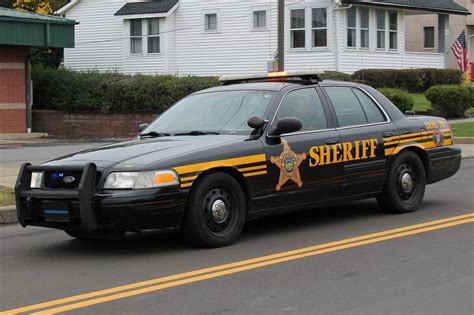 Trumbull County Sheriff Ford Crown Victoria Sheriffs Car Black Color