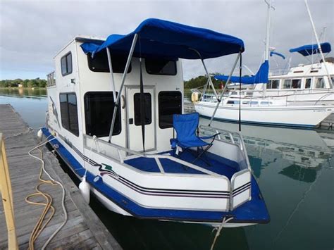 Nomad Houseboats