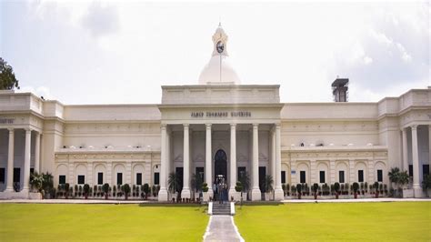 Innovation In Education Iit Roorkee Launches Advanced Curriculum For