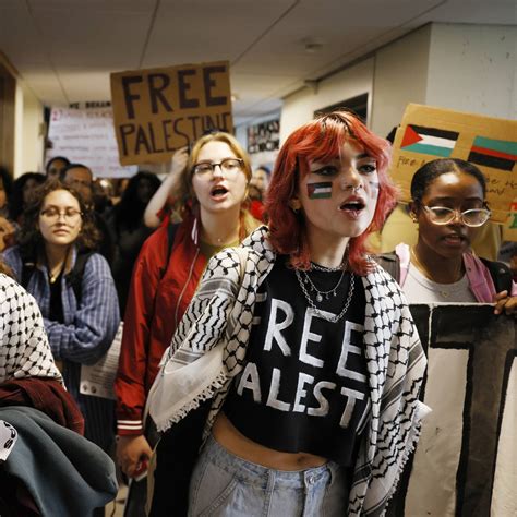 Gaza Protests At Colleges Open A Generational Divide Wsj