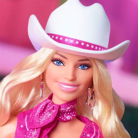 Muñeca Barbie La Película Outfit De Vaquera Real Plaza