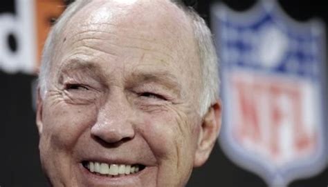 Bart Starr Walking Again After Stem Cell Treatment