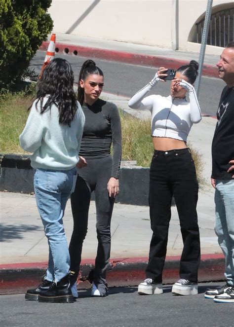 Charli And Dixie Damelio With Their Mother Heidi On Sunset Blvd In