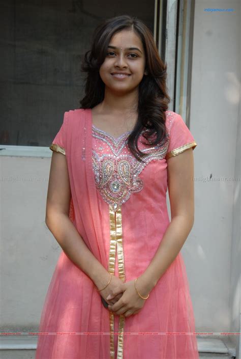 Sri Divya Actress Hd Photosimagespics And Stills 224256