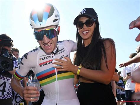 Remco Evenepoels Vrouw Oumi Uit Haar Ongenoegen Dat Is Ons Afgenomen