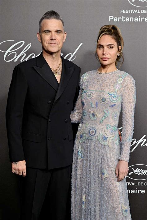 Who Is Robbie Williams Wife All About Ayda Field Williams