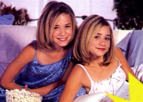 Young Olsen Twins Mary Kate Ashley Ashley Mary Kate Olsen Mary Kate