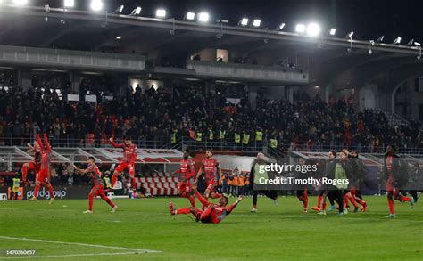 The Players Of Us Cremonese Celebrate In Front Of Their Fans After